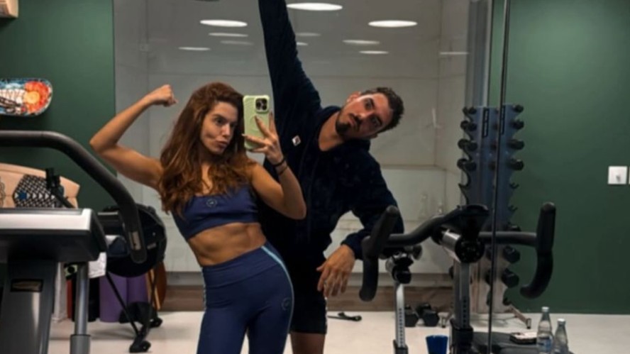 Giovanna Lancellotti e Gabriel David posam após treino de domingo ...