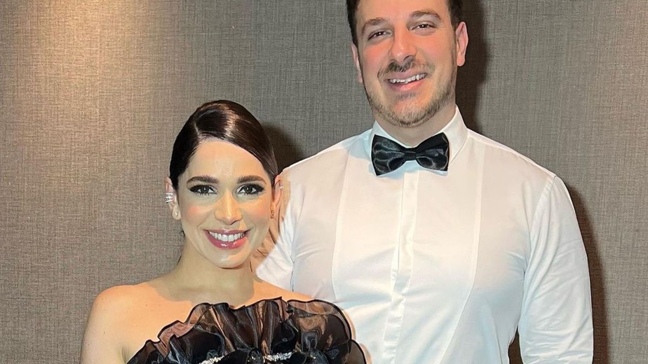 No Brasil, Sabrina Petraglia abre álbum de fotos da família e surge ...
