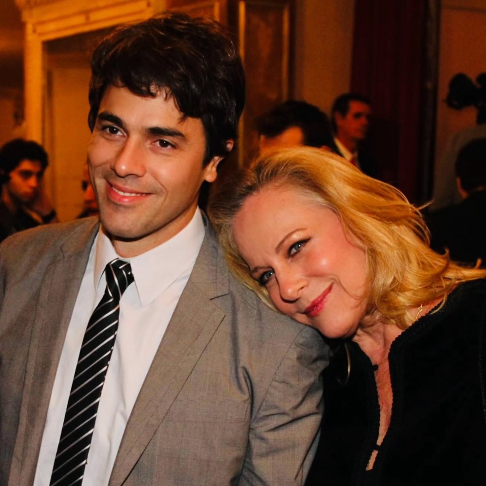 Lucinha Lins comemora 53 anos de Claudio, filho com Ivan Lins, e relembra perrengue: 'Cesária de ...