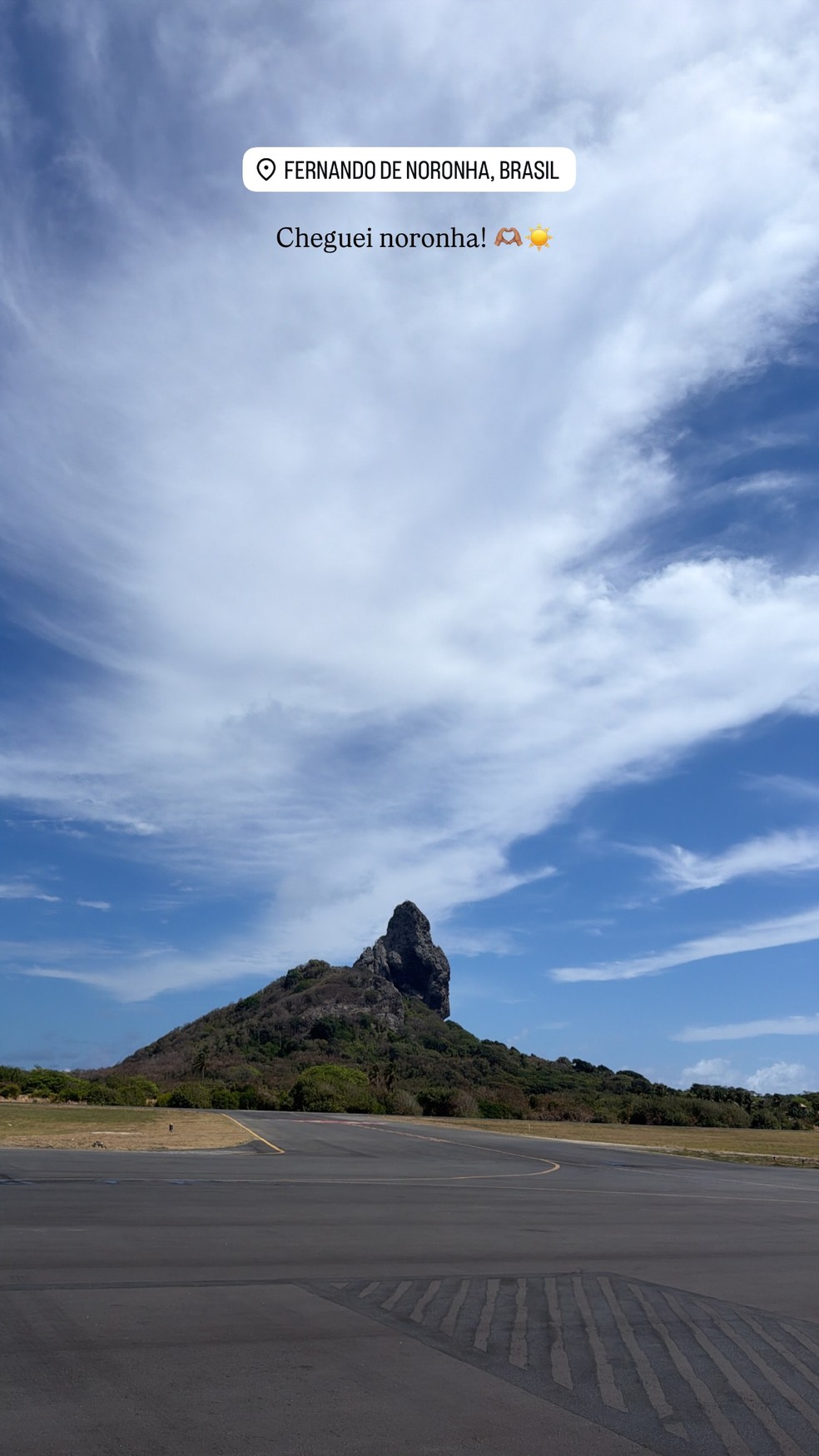Esperando chegada do novo affair, Pocah posa de biquíni em Noronha ao ...