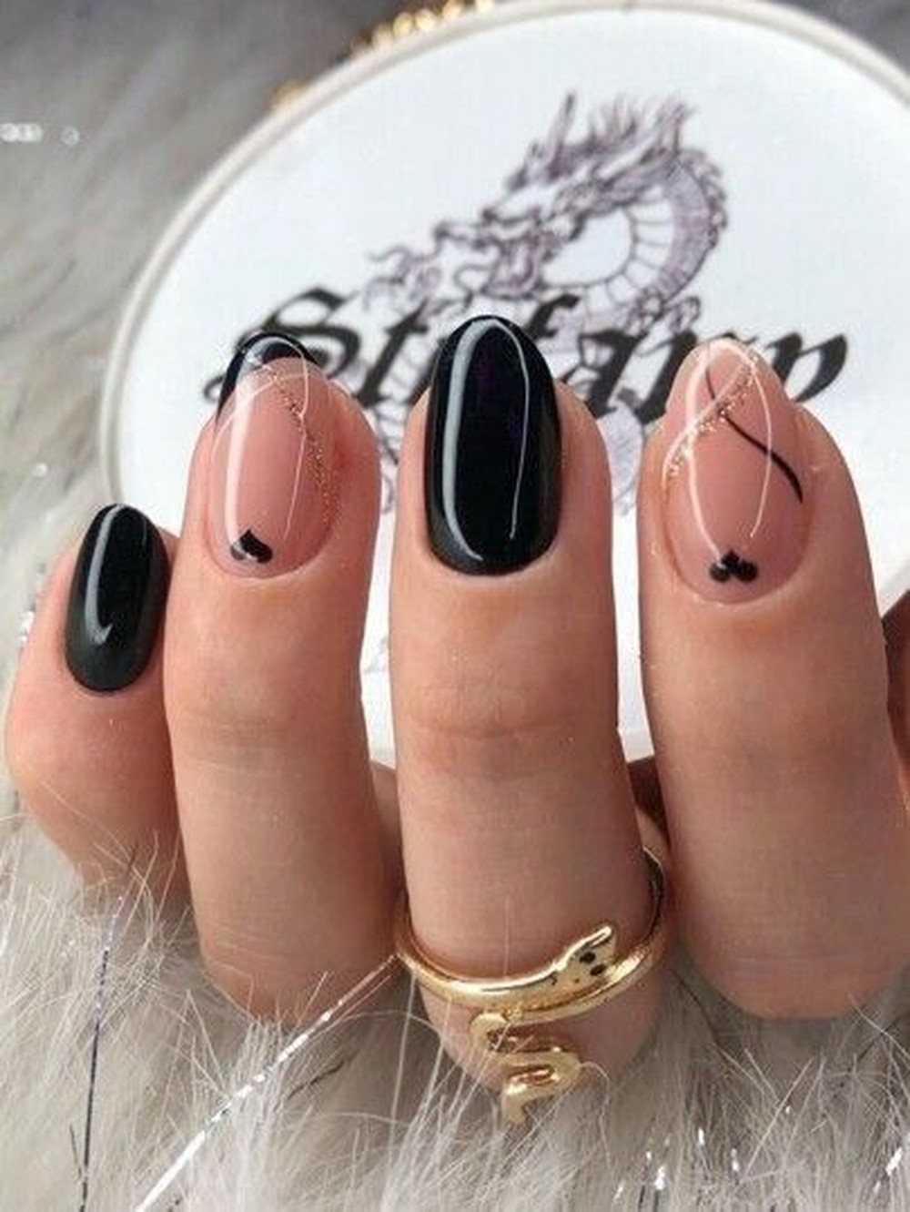 Unhas redondas decoradas: 30 inspirações que vão desde esmaltação ...