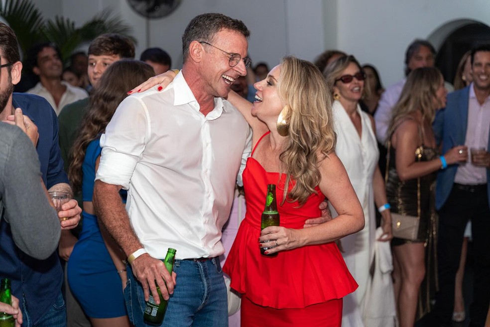 Ex-paquita, Juliana Baroni celebra os 50 anos do marido banqueiro: 'De ...