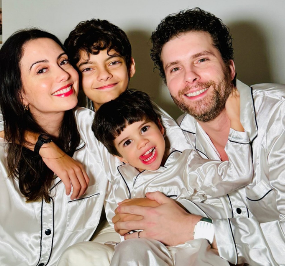 Thiago Fragoso vive longo casamento com atriz e tem dois filhos ...