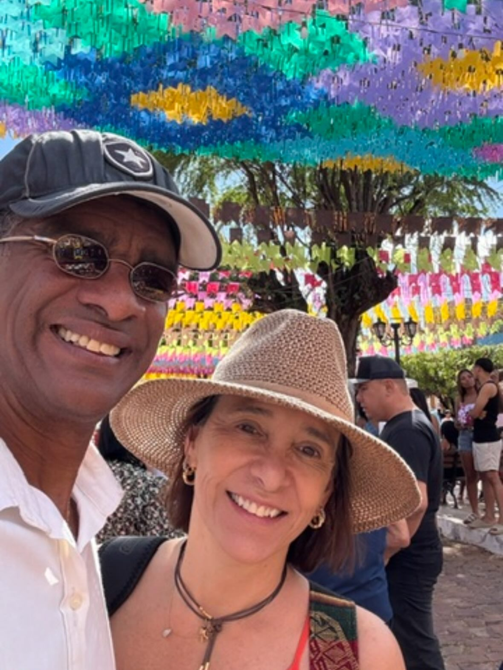 Ana Quintella e Helio de la Peña comemoram bodas de prata ...