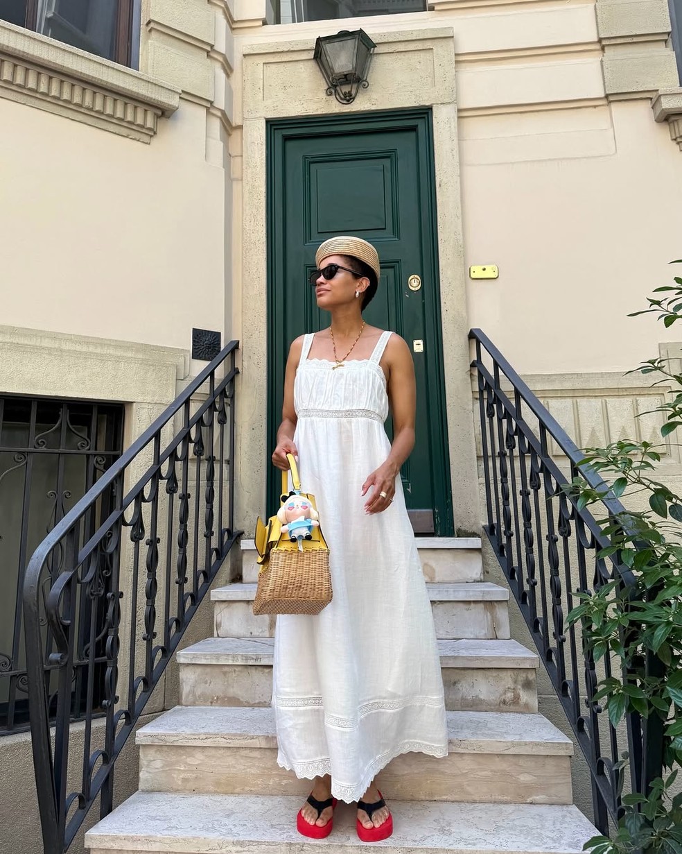 8 looks que provam que o vestido branco vai muito além do Ano-Novo
