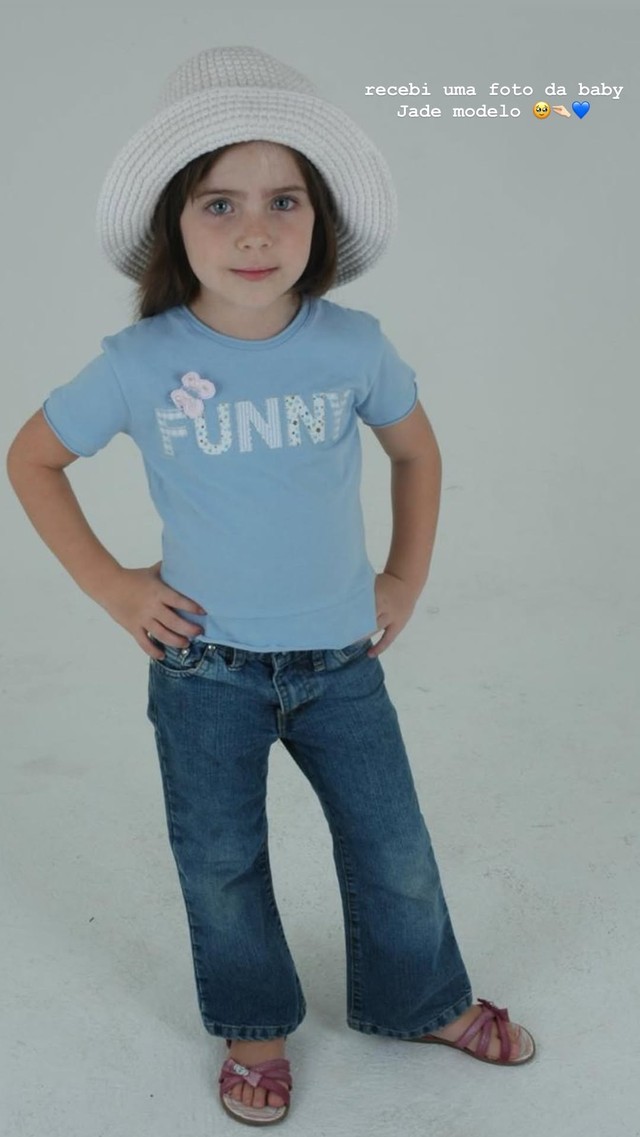 Jade Picon encanta ao resgatar foto de quando era uma 'mini modelo'