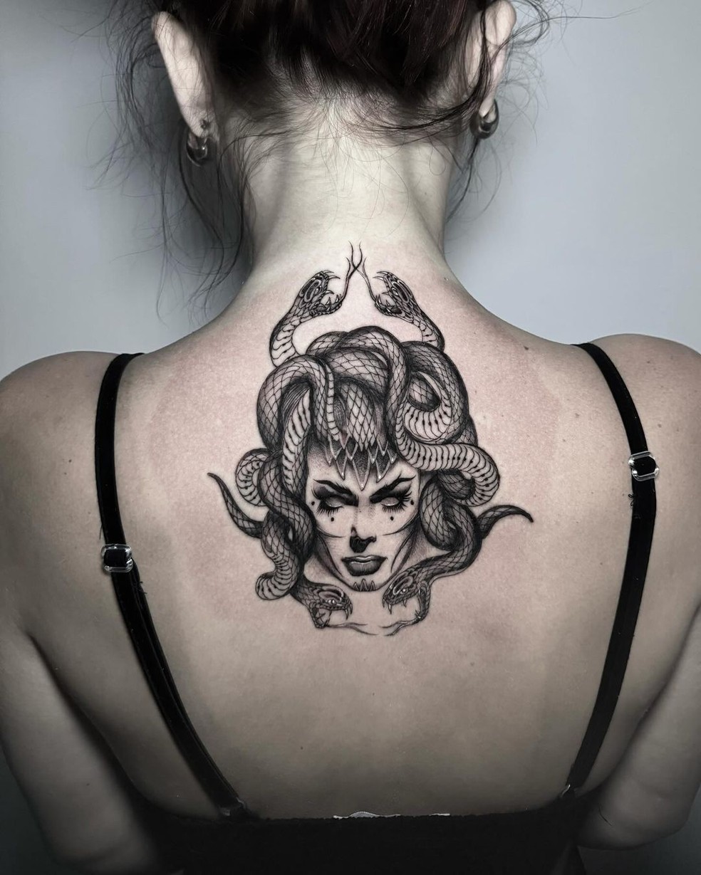 Tatuagem de Medusa: Conheça a história por trás da mitologia e veja 20 ...