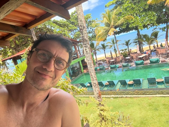 Em clique raro, Gabriel Braga Nunes mostra férias com a mulher e a ...