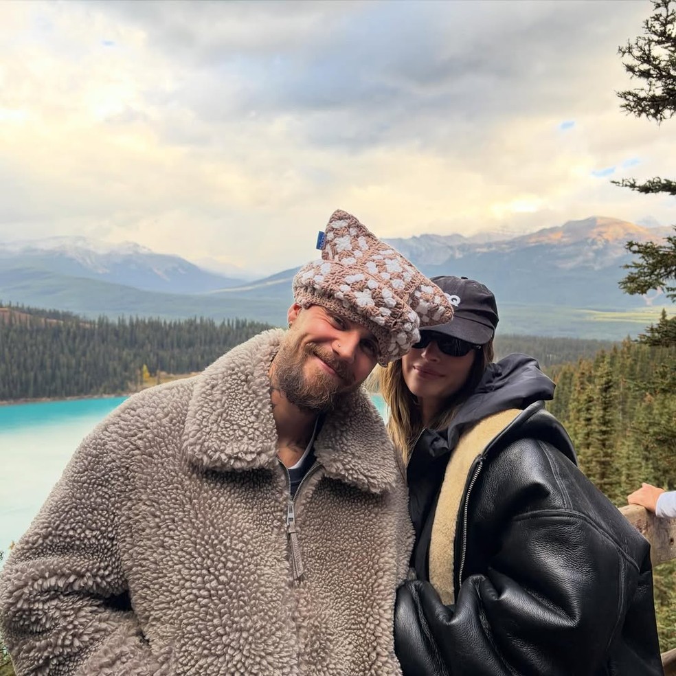 Hailey e Justin Bieber celebram sete anos de casamento com viagem ...