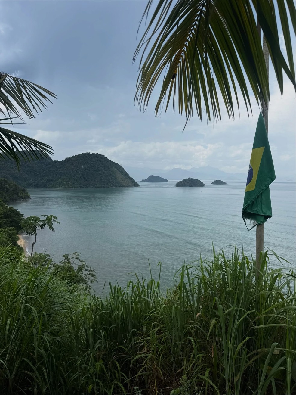 Férias no Brasil: galã de 'The Vampire Diaries' mostra cliques ...