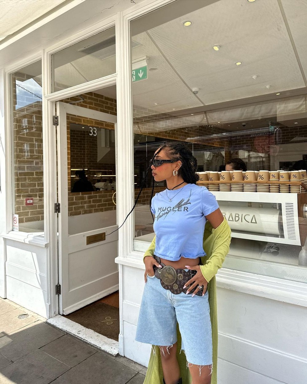 Baby tee: o que é e como usar a blusa que está na lista de desejo das ...