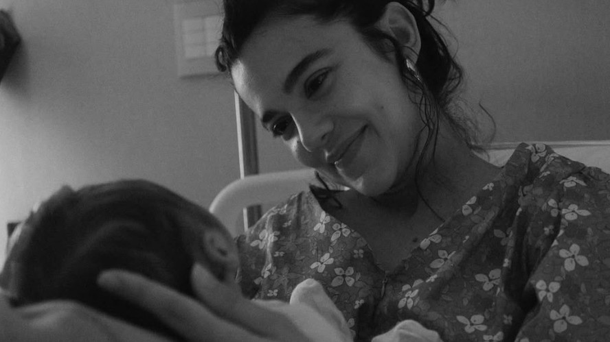 Manu Gavassi se declara ao celebrar primeiro Dia das Mães com a filha, Nara