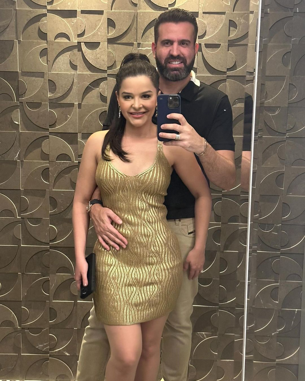 Maraisa aparece sem o anel de noivado após arquivar fotos com Fernando Mocó