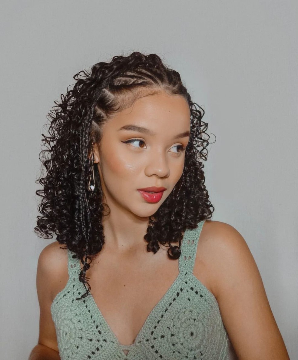 Penteados para cabelos cacheados soltos: 20 fotos com ideias e estilos ...