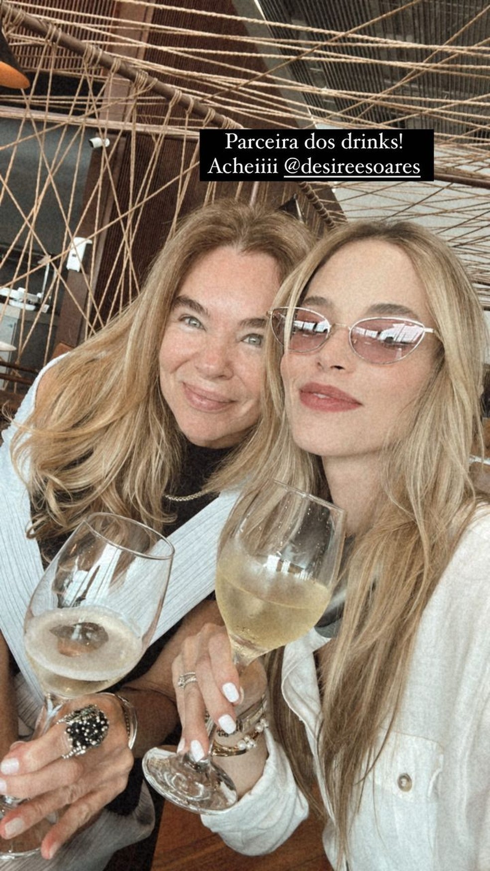 Desirée e Galvão Bueno se encontram com Kaká e Carol Dias em aeroporto ...