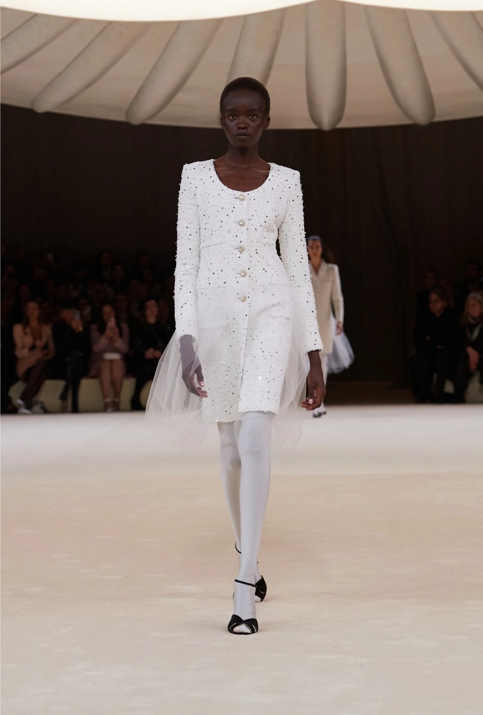 Desfile da Chanel se inspira no balé para coleção de verão: destaques ...