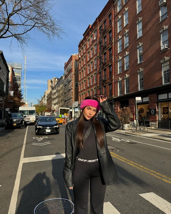 Jade Picon faz passeio por Nova York de metrô e abre álbum de fotos