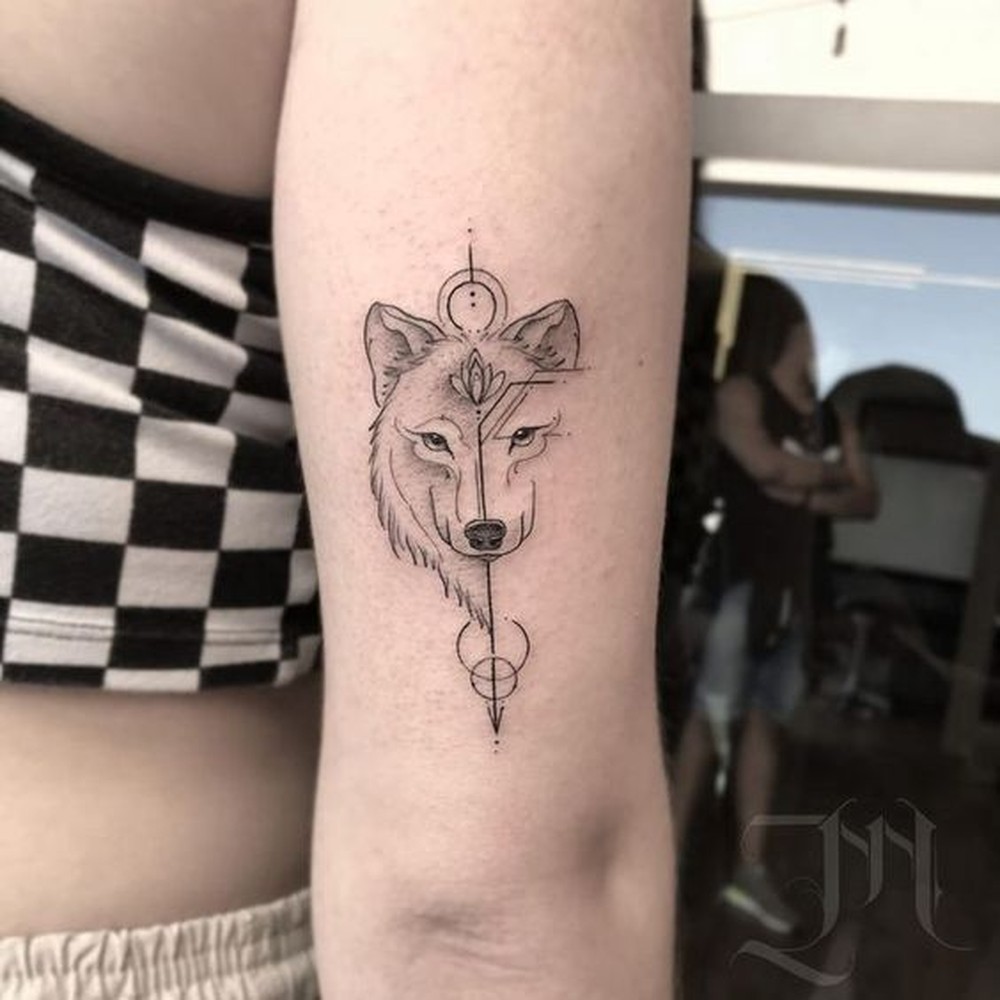 Tatuagem de lobo feminina: as inspirações mais perfeitas para você ...