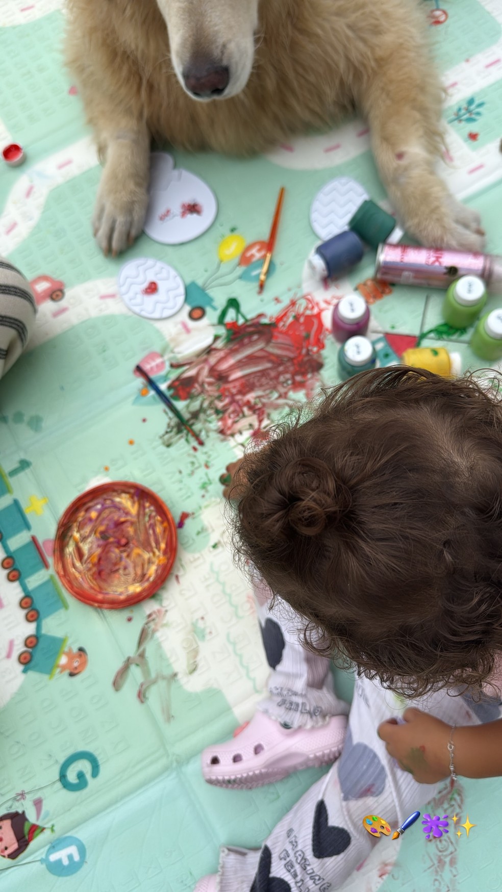 Bruna Biancardi se diverte pintando com Mavie e compartilha registro ...