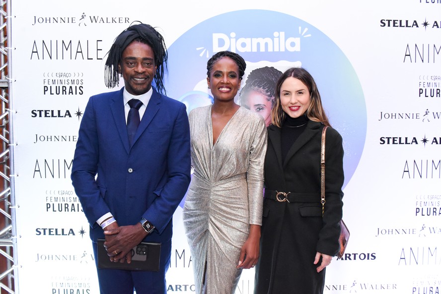 Djamila Ribeiro reúne famosos para celebrar seu aniversário de 44 anos