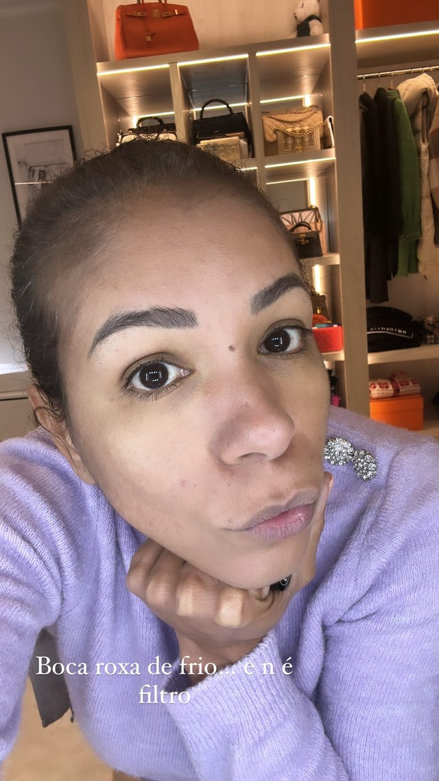 Belle Silva mostra lábios roxo de frio e brinca: 'Não é filtro'