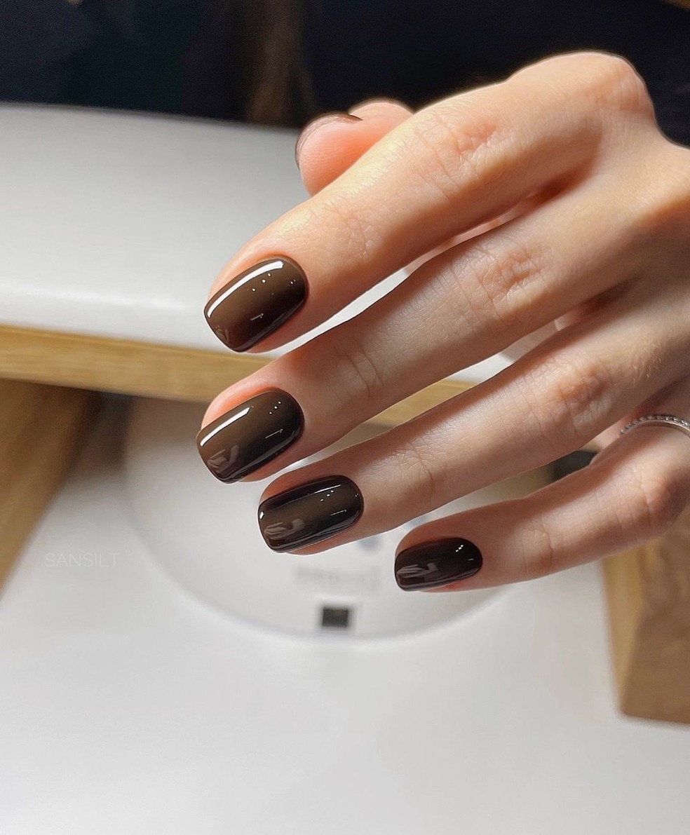 Unhas no inverno: 7 cores essenciais para sua manicure da temporada