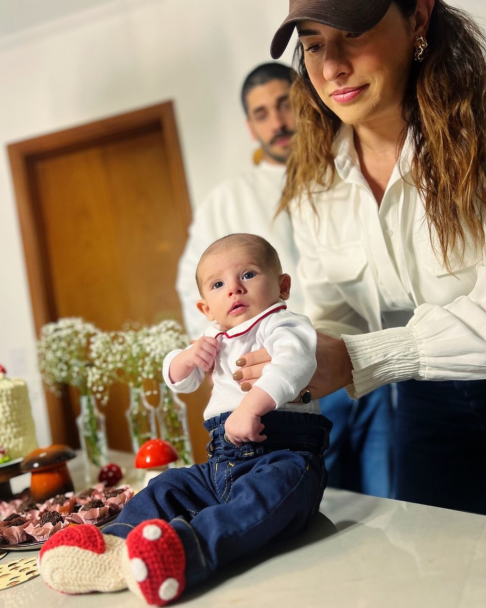 Fernanda Paes Leme mostra fotos da festinha de 2 meses da filha, Pilar ...