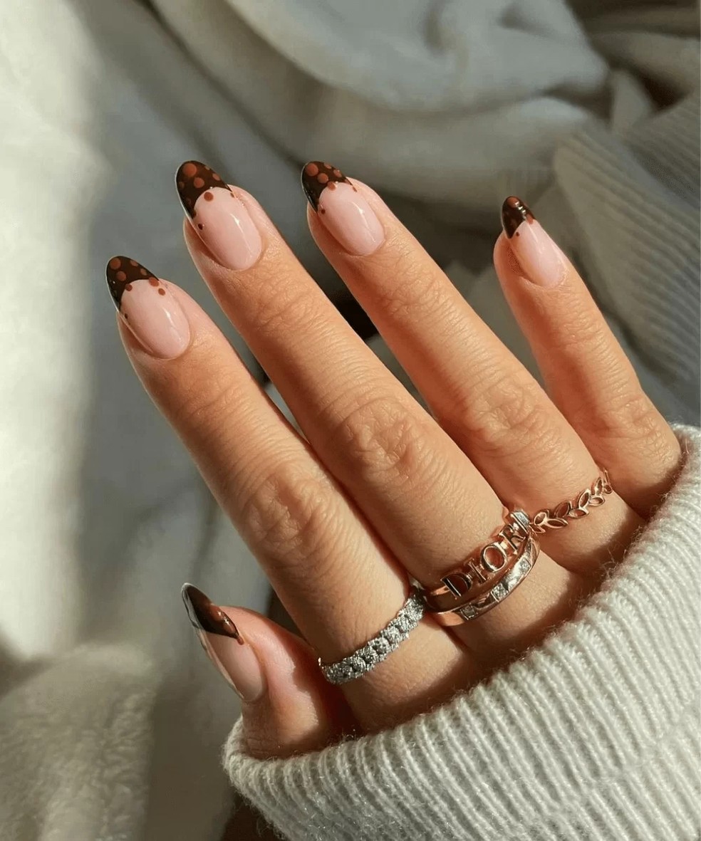 Unhas decoradas de marrom: 25 inspirações sofisticadas e elegantes para ...
