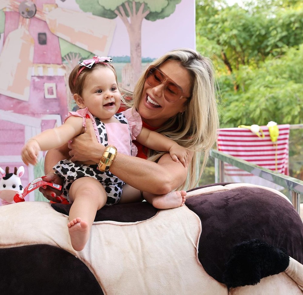 Virginia Fonseca lamenta último mesversário da caçula, Maria Flor ...