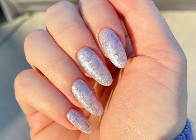 Oyster shell nails: a cintilância das conchas inspira tendência de ...