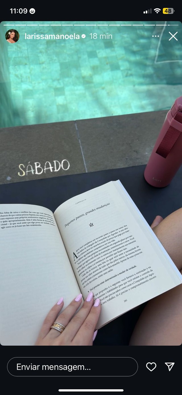 Larissa Manoela posta trecho de livro sobre 'compulsão para agradar' e intriga: 'Presa em um ...