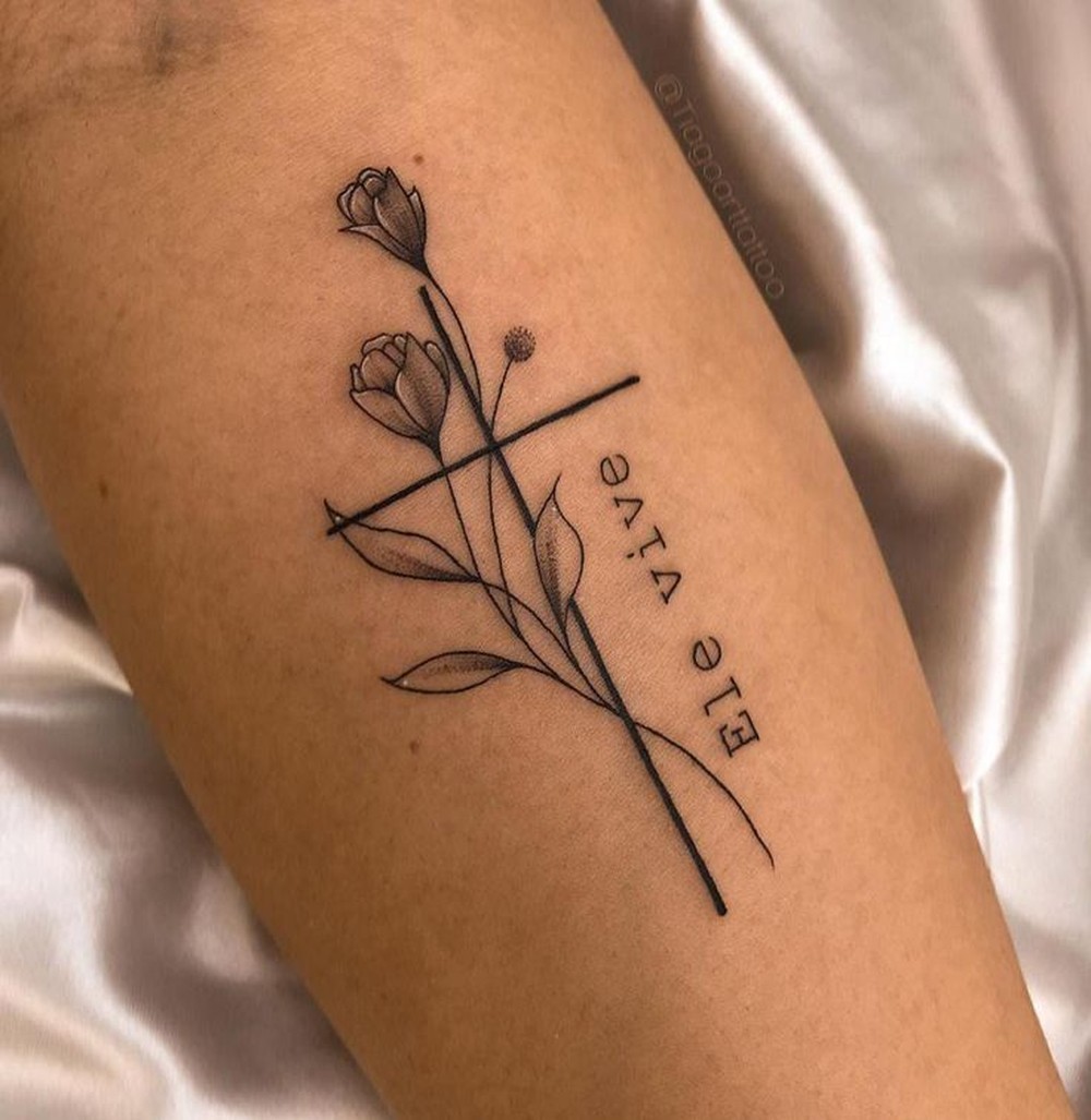 Tatuagem na panturrilha feminina: inspiração para a sua próxima arte