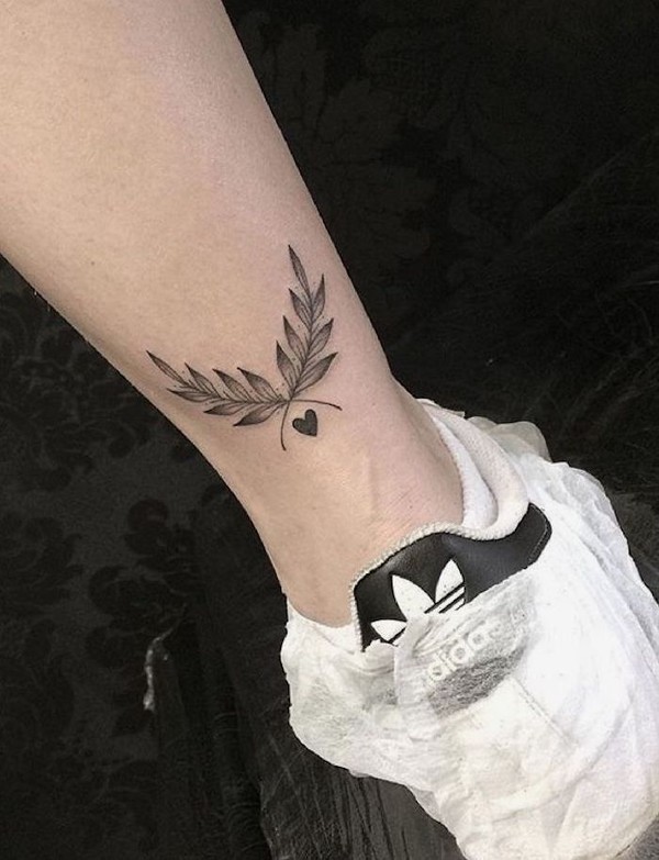 Tatuagem na panturrilha feminina: inspiração para a sua próxima arte