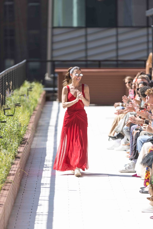 Body é protagonista do look na Undertop, marca brasileira que desfila ...