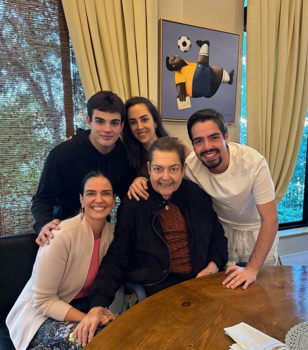 Filhos de Faustão se reúnem para comemorar os 75 anos do apresentador ...