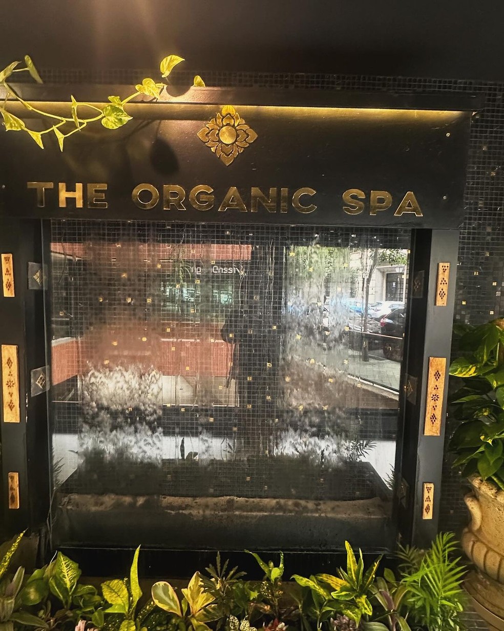 Jogadora da seleção brasileira de futebol, Kathellen Sousa, faz pausa ...