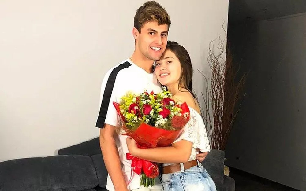 Bruna Zaneti, atual namorada de Rezende, curte comentário sobre ...