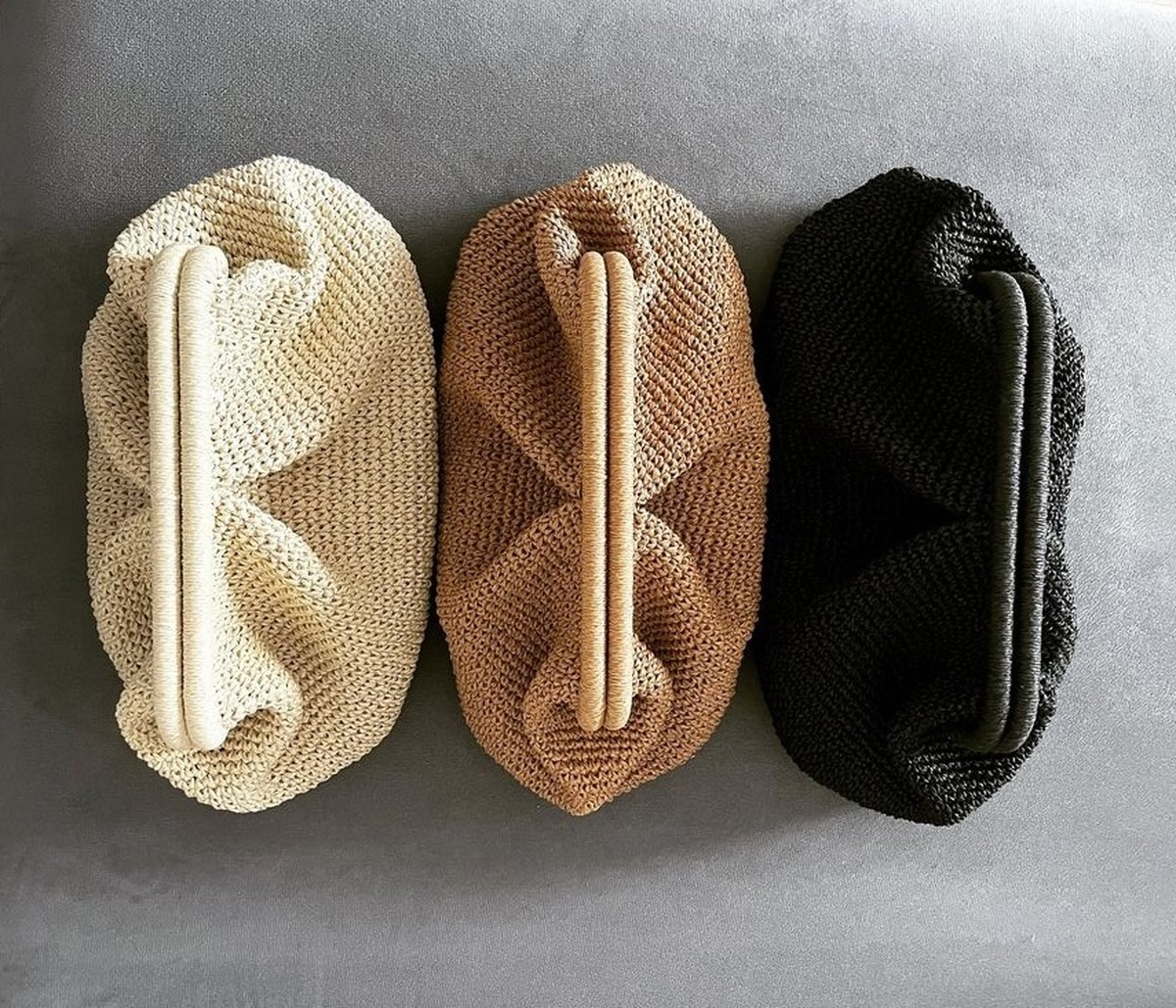 Bolsa clutch: 6 modelos pequenos no tamanho mas grandes no estilo
