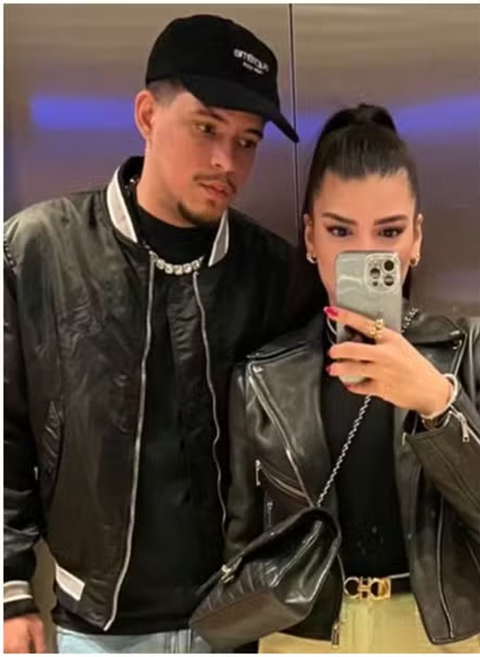 Após boatos, cantor Felipe Amorim e influenciadora Duda Kropf negam ...