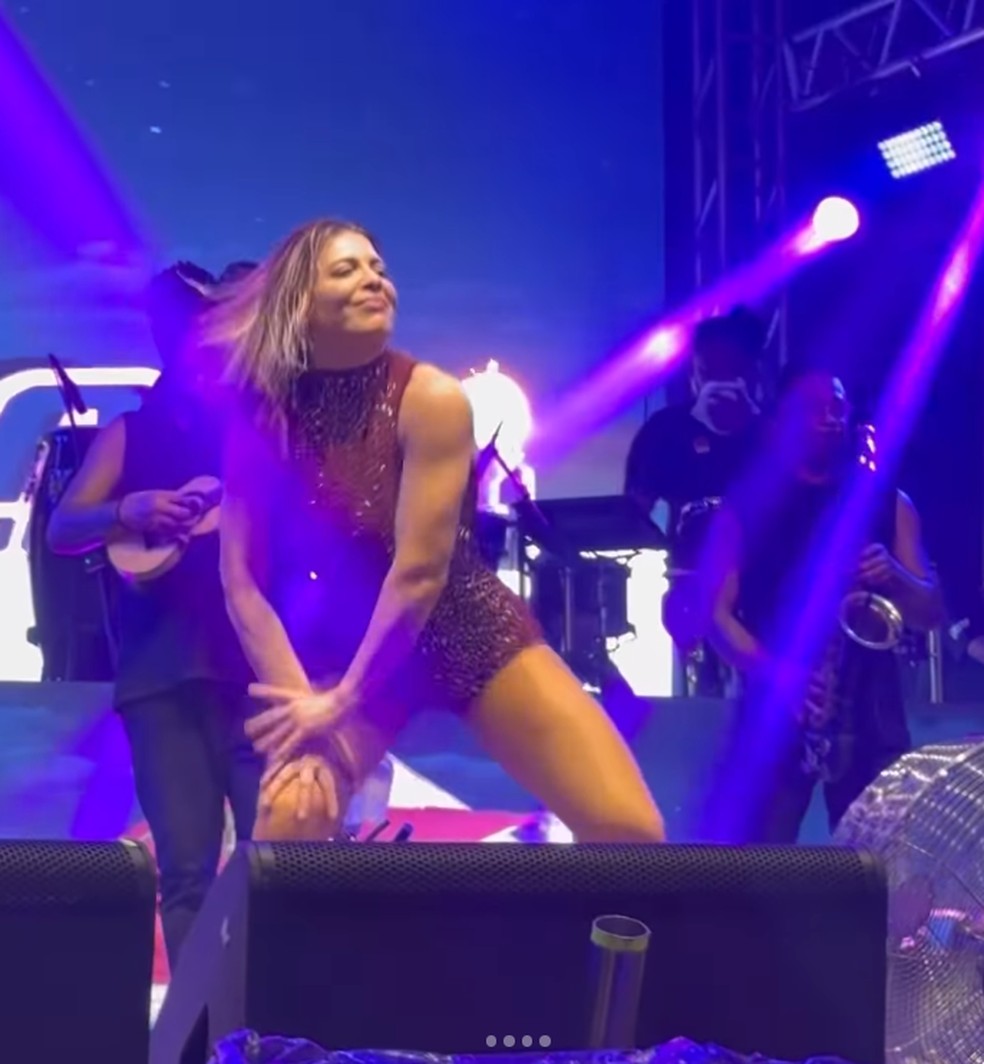 Sheila Mello revive clássicos de É O Tchan no palco: 'Corpo lembrou ...