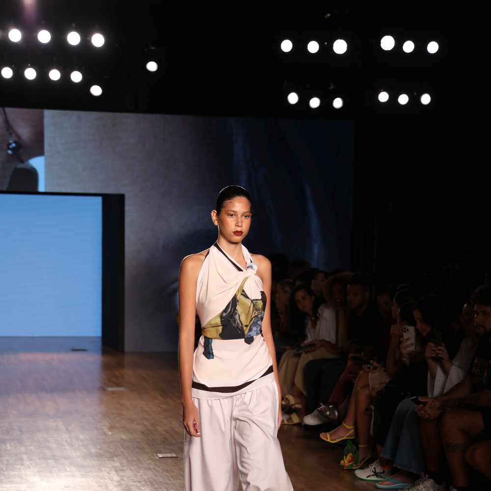 Moda afrocosmopolita: Angela Brito coloca festas de santos no SPFW