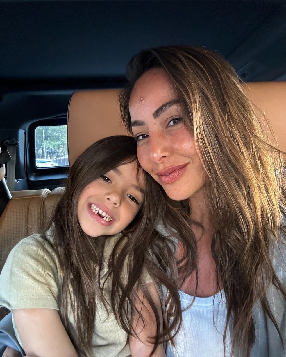 Sabrina Sato faz publicação emocionada ao lado da filha, Zoe, após ...