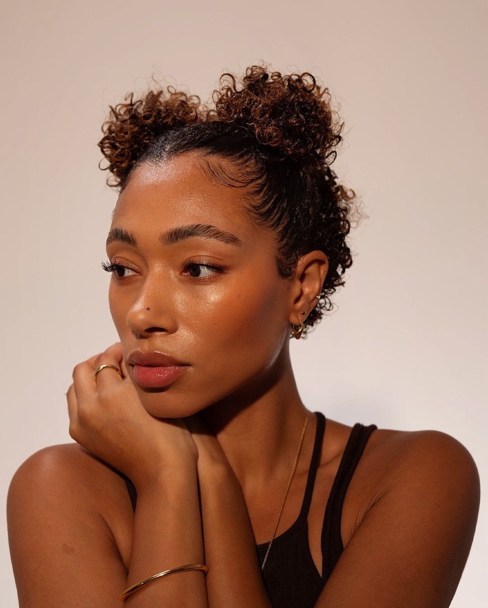20 penteados fáceis de artistas e it girls para se inspirar e ...