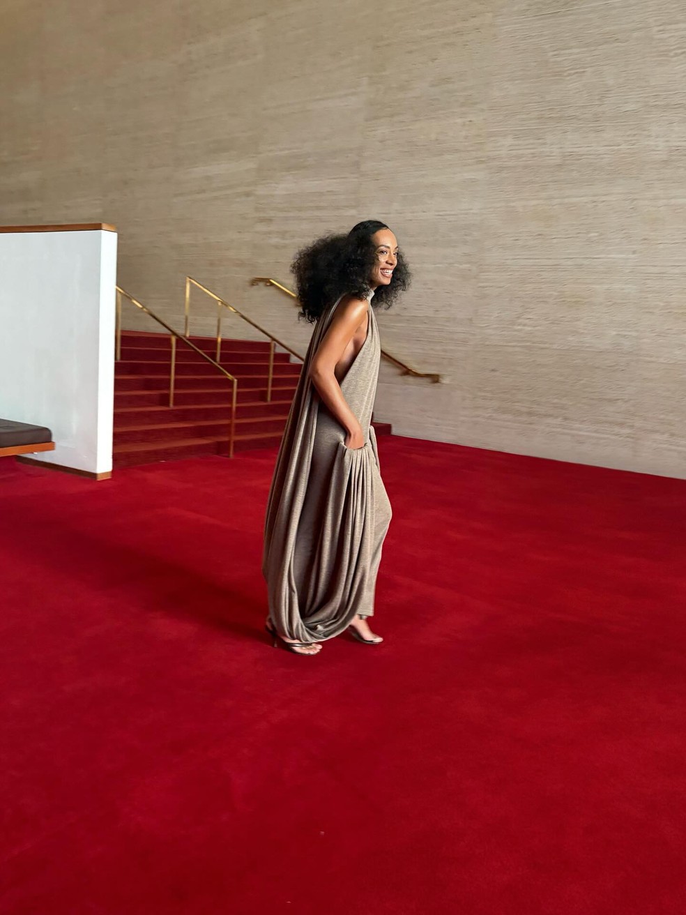 Por que o estilo de Solange Knowles se mantém tão cool e relevante