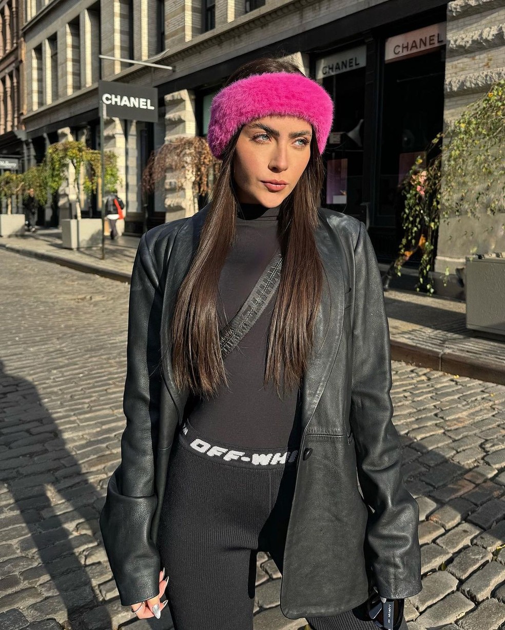 Jade Picon faz passeio por Nova York de metrô e abre álbum de fotos