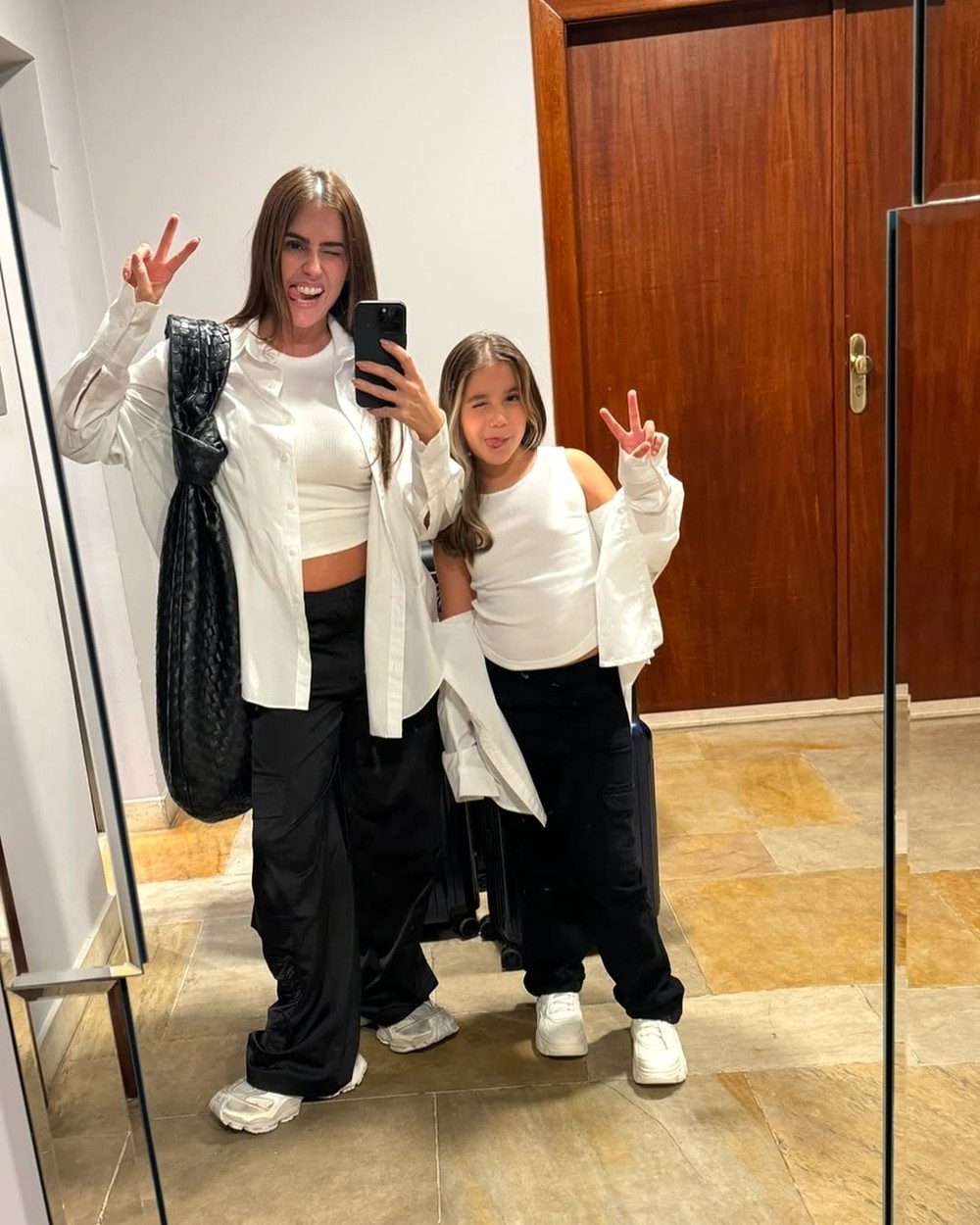 Deborah Secco celebra aniversário de 9 anos da filha: 'Você é o meu sol'