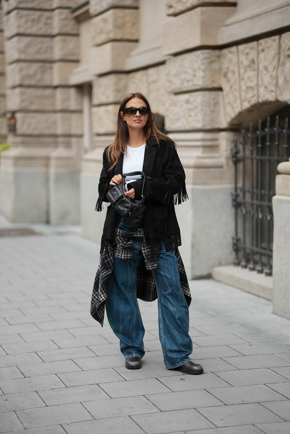 Este truque de styling dos anos 1990 está de volta ao street style