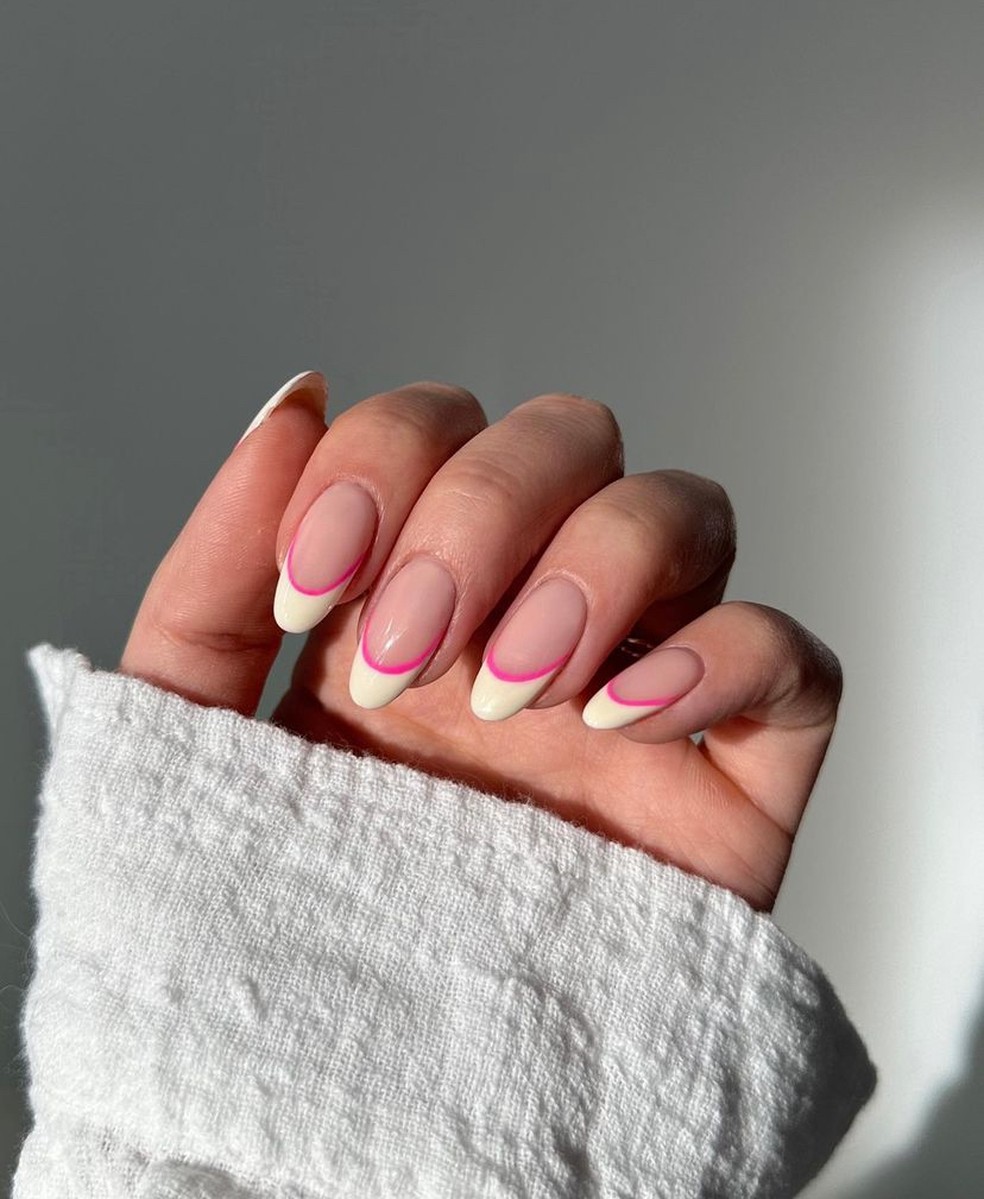 Unhas decoradas rosa e branco: 20 ideias para servirem de inspiração