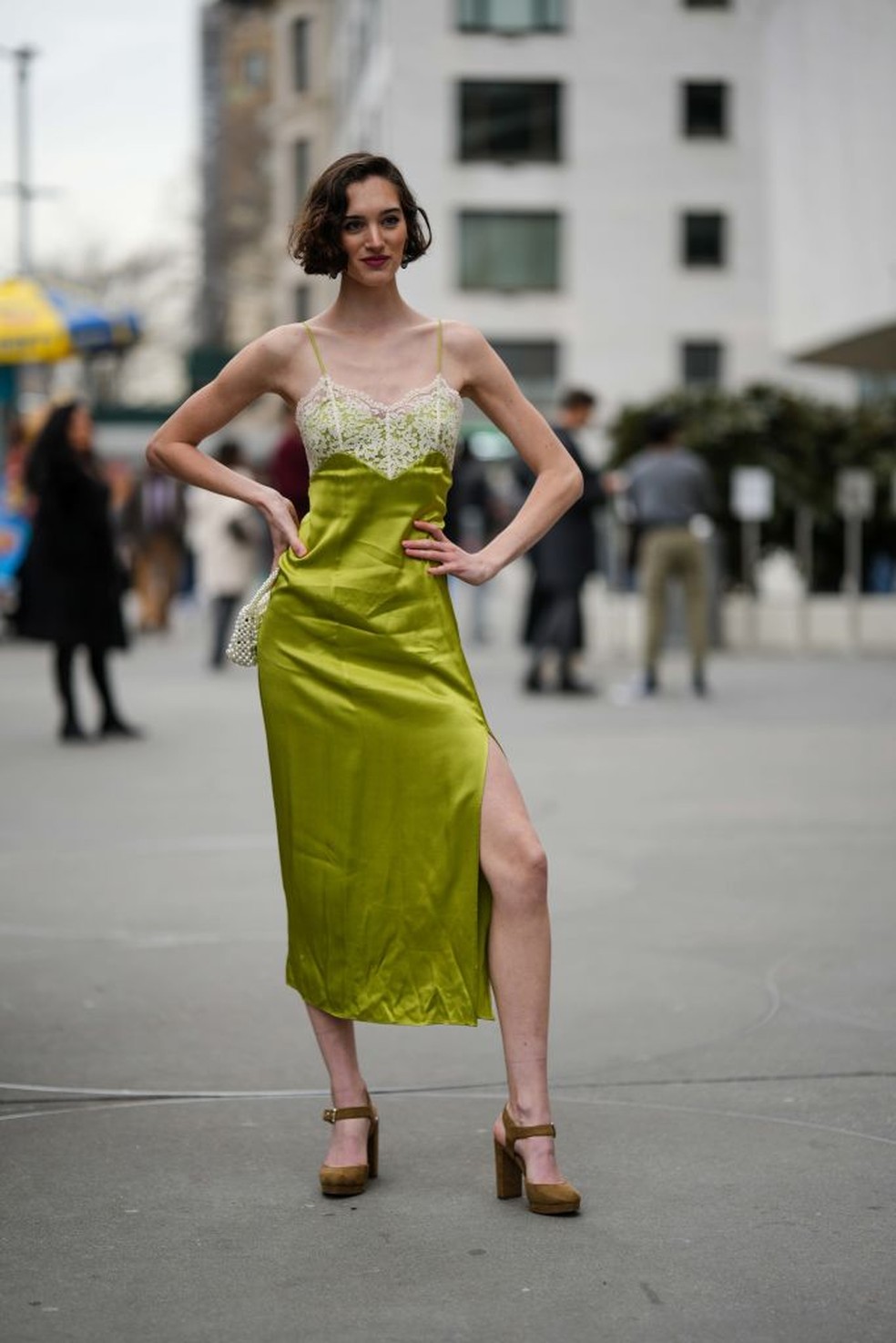 Lingerie de cetim: 5 formas de trazê-la para o look do dia a dia