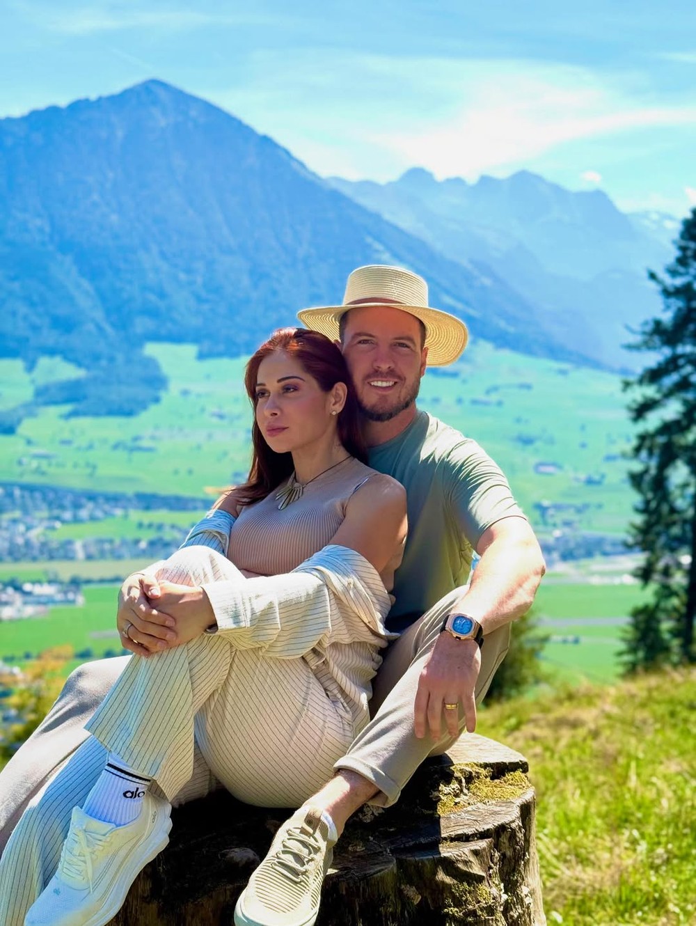 Na Suíça, Maíra Cardi mostra evolução da barriga na reta final da ...